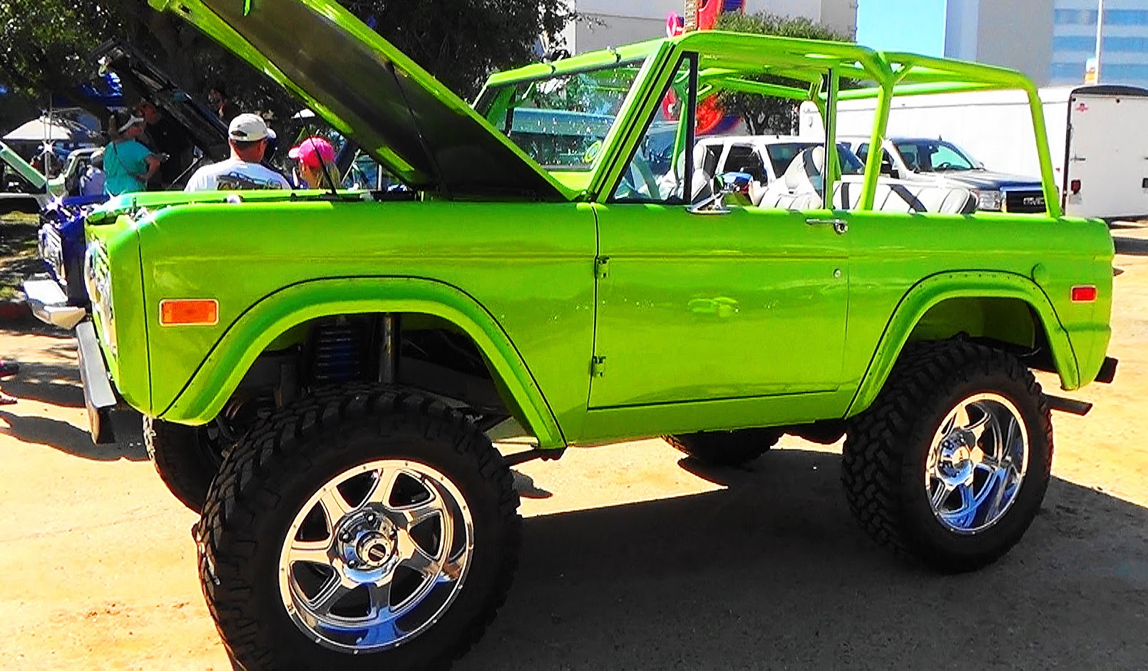 Custom Ford Bronco Cruisin' The Coast 2015 - ScottieDTV - Coolest Cars ...